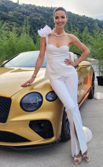 Laura Barriales | Chiara Boni La Petite Robe® - Chiara Boni Official